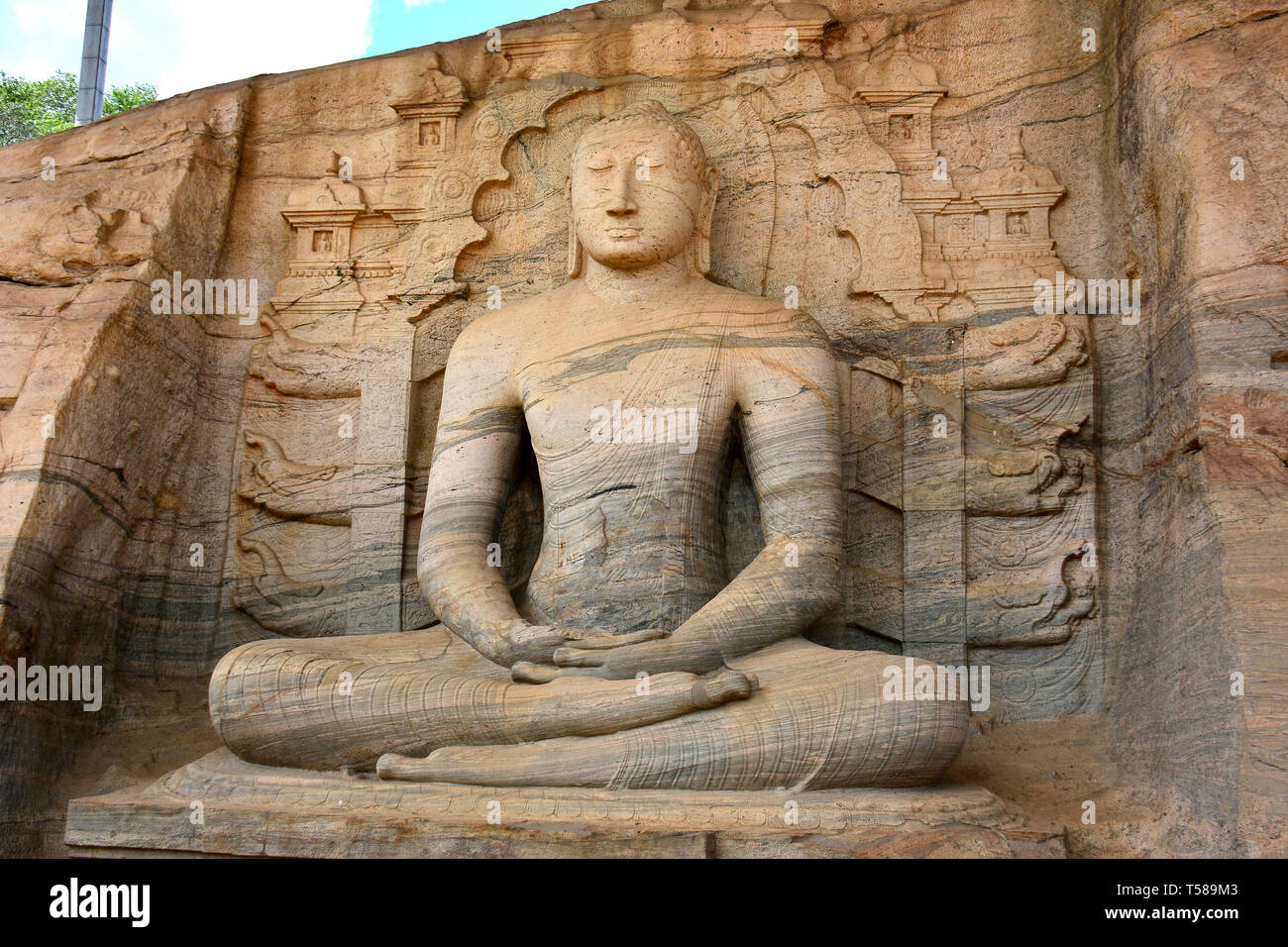 Gal Vihara statue of a sitting Buddha, Polonnaruwa, Ülő Buddha szobra ...