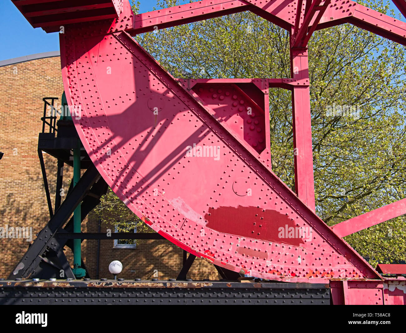 Rolling bridge london hi-res stock photography and images - Alamy
