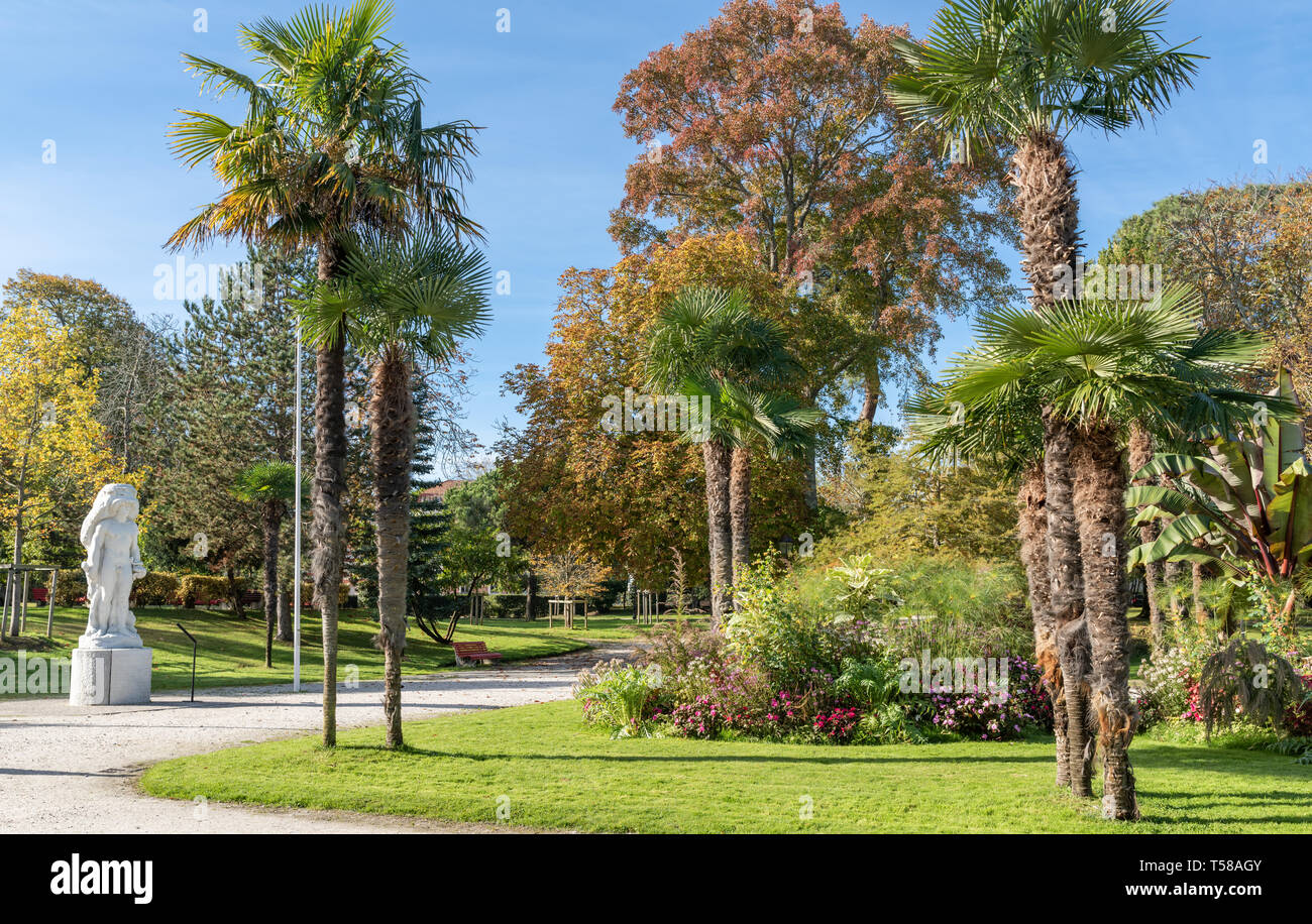 Mauresque High Resolution Stock Photography and Images - Alamy