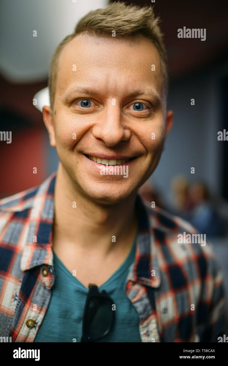 The audience in 3d theatre hi-res stock photography and images - Alamy