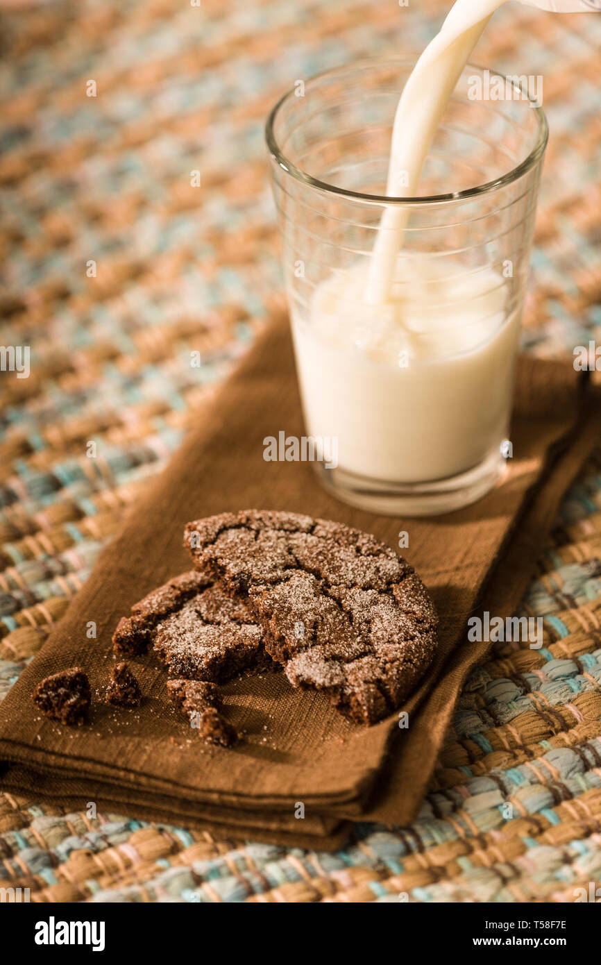 Pouring milk chocolate hi-res stock photography and images - Alamy
