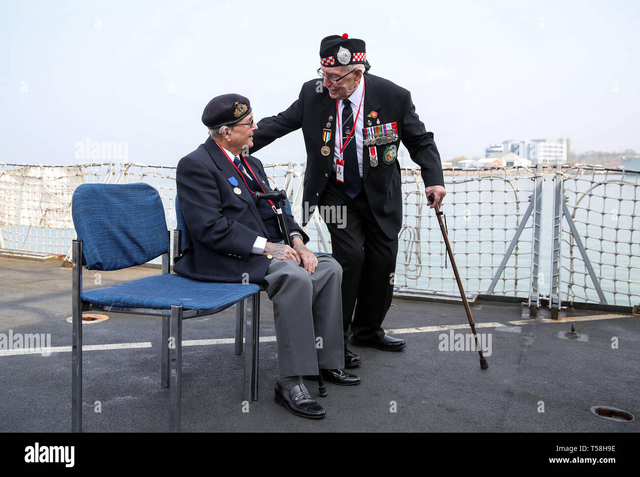 D-Day veterans Eric Strange, 95 (left) who served with the Royal Navy ...