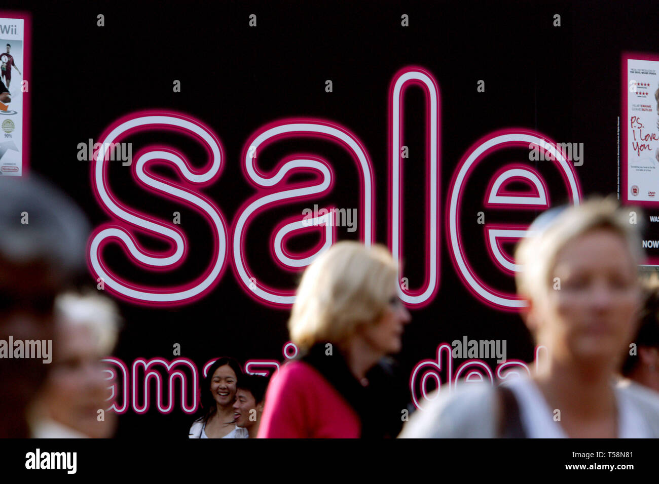 Sale sign on Oxford Street, London. 28/09/2008 Stock Photo - Alamy
