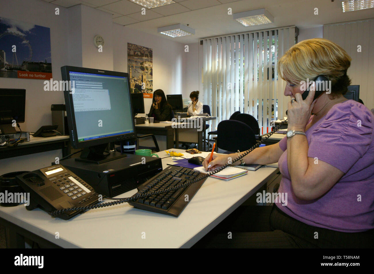 Employment office 2008 hi-res stock photography and images - Alamy