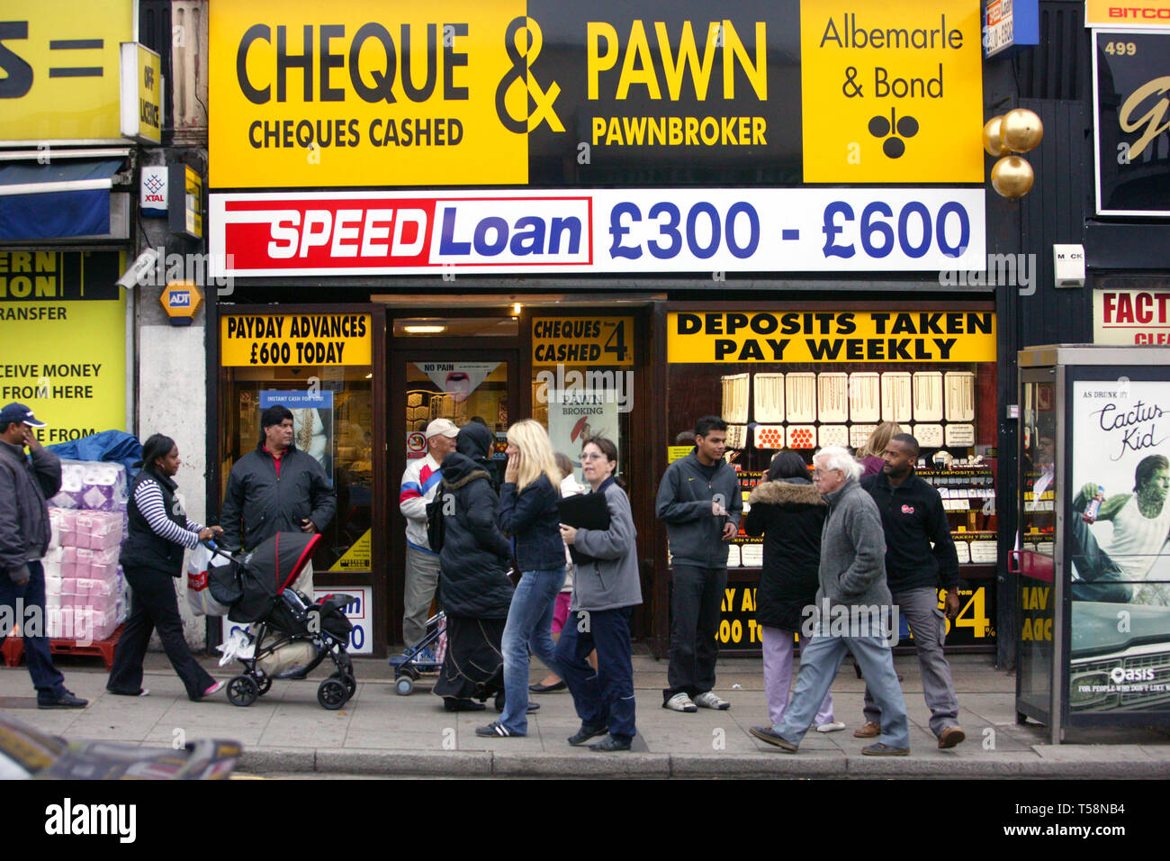 Loan shops high street hi-res stock photography and images - Alamy