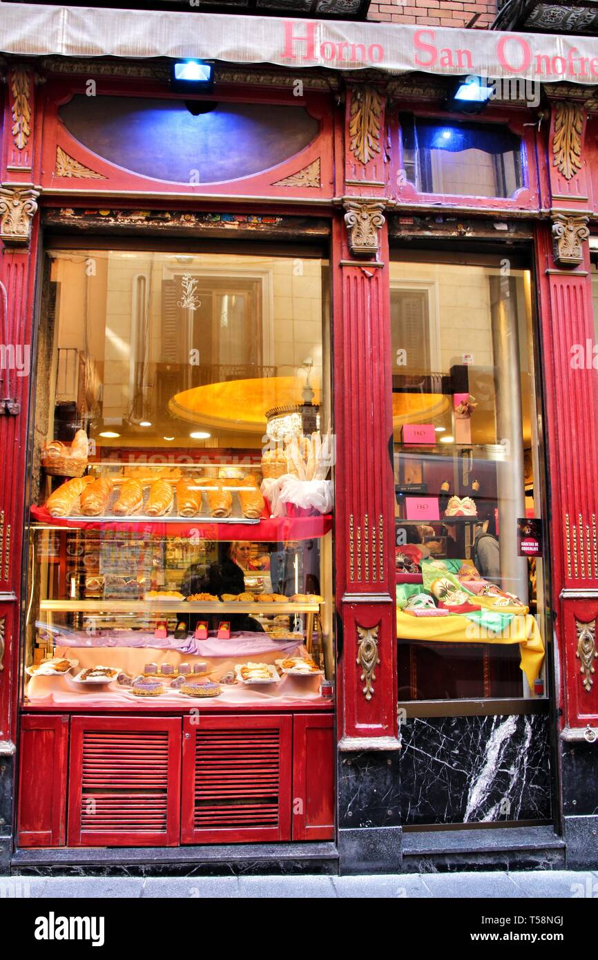 Buying bread spain hi-res stock photography and images - Alamy