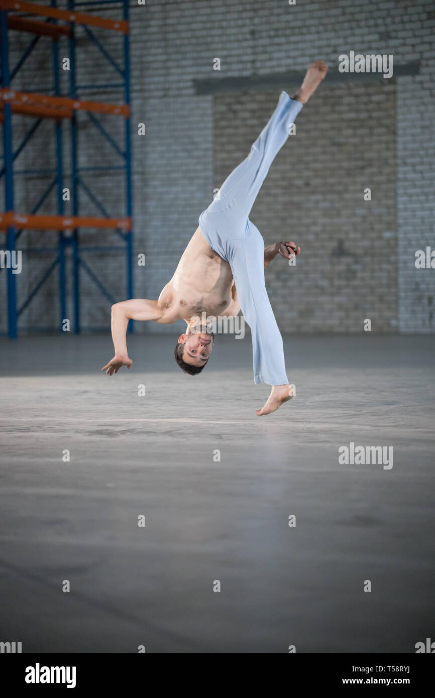 Capoeira flip hi-res stock photography and images - Alamy