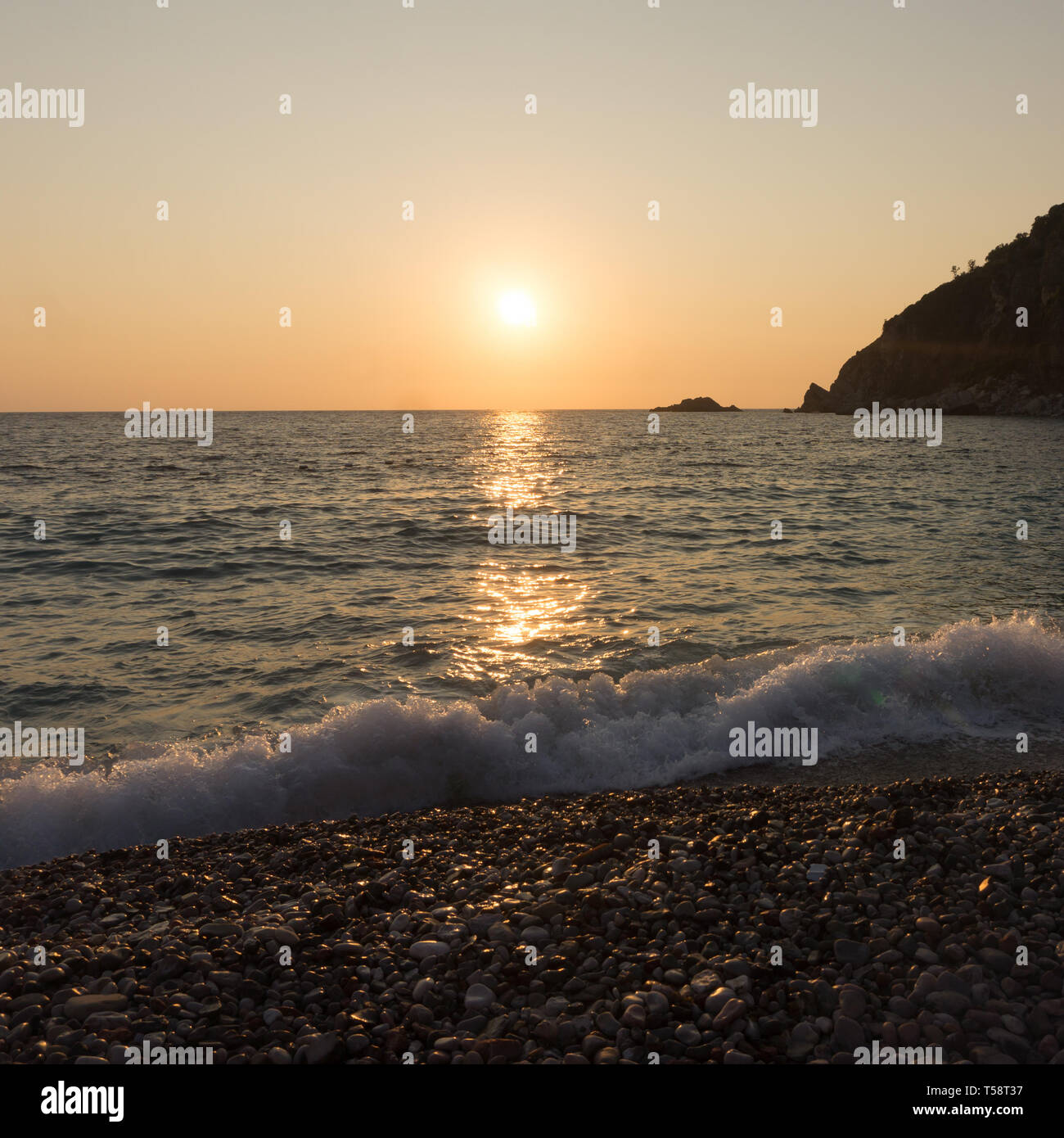 Picturesque sunset on the sea Stock Photo - Alamy