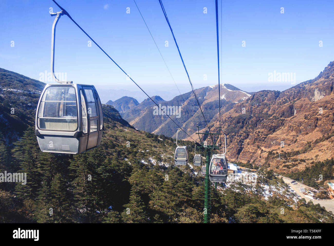 Cable car in high mountains in China Stock Photo - Alamy