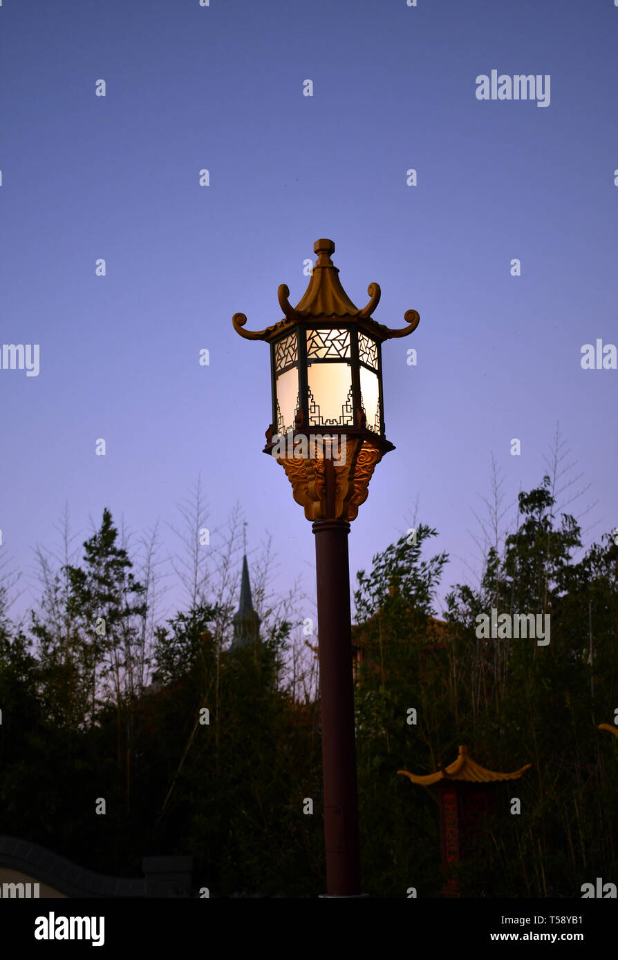 Chinese lamp post hi-res stock photography and images - Alamy