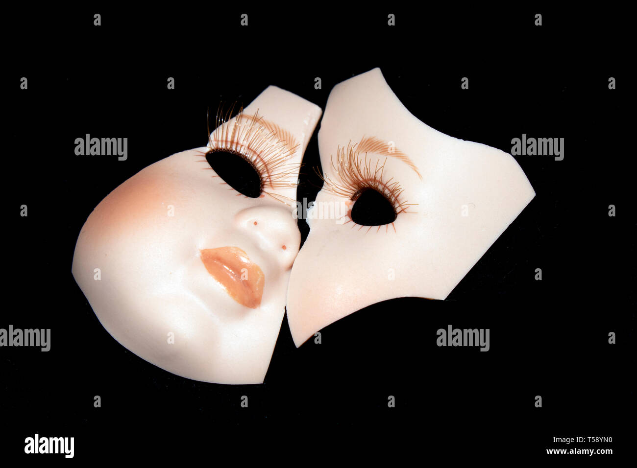 Scary doll faces hi-res stock photography and images - Alamy