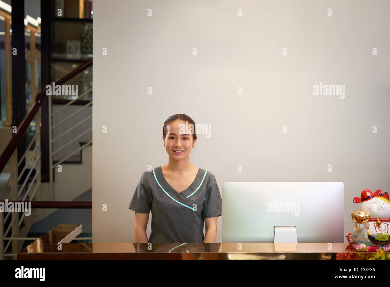 Beauty salon reception reception hi-res stock photography and images ...