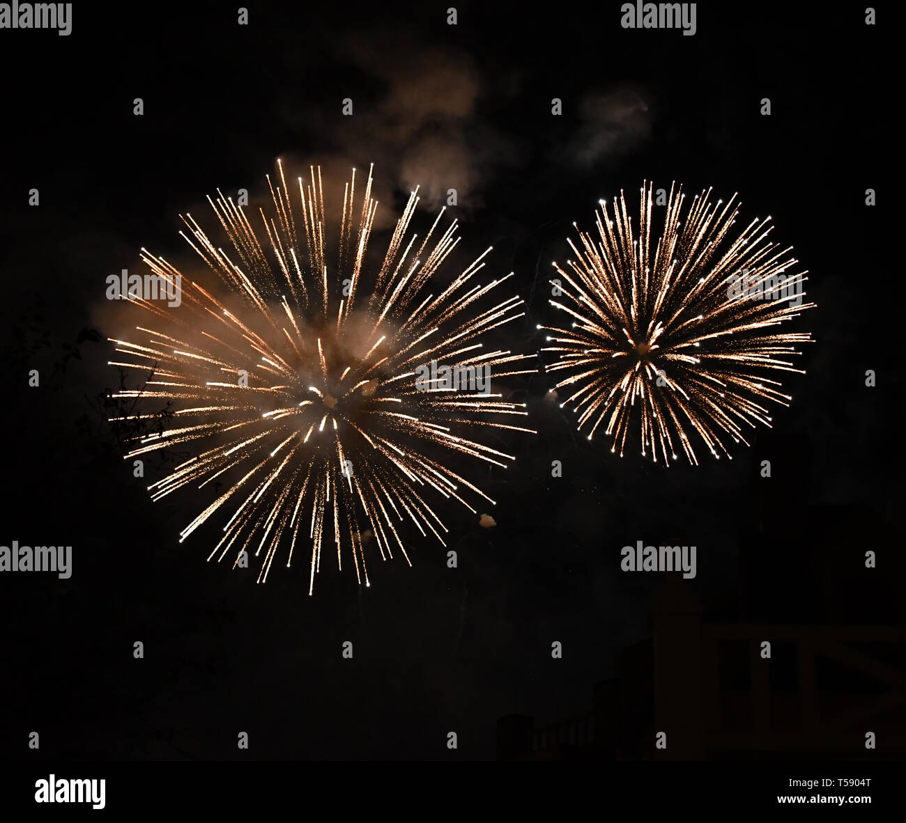 Big fireworks hi-res stock photography and images - Alamy