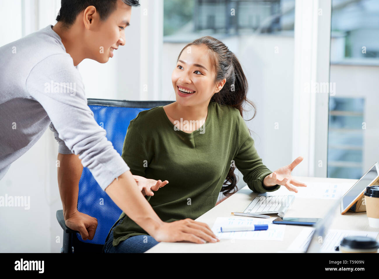 Excited young asian business hi-res stock photography and images - Alamy