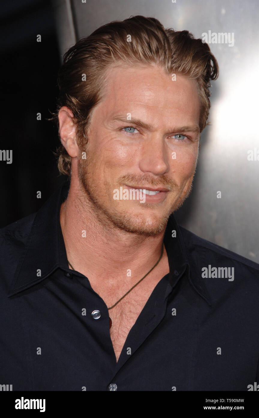 Celebrities jason lewis hi-res stock photography and images - Alamy