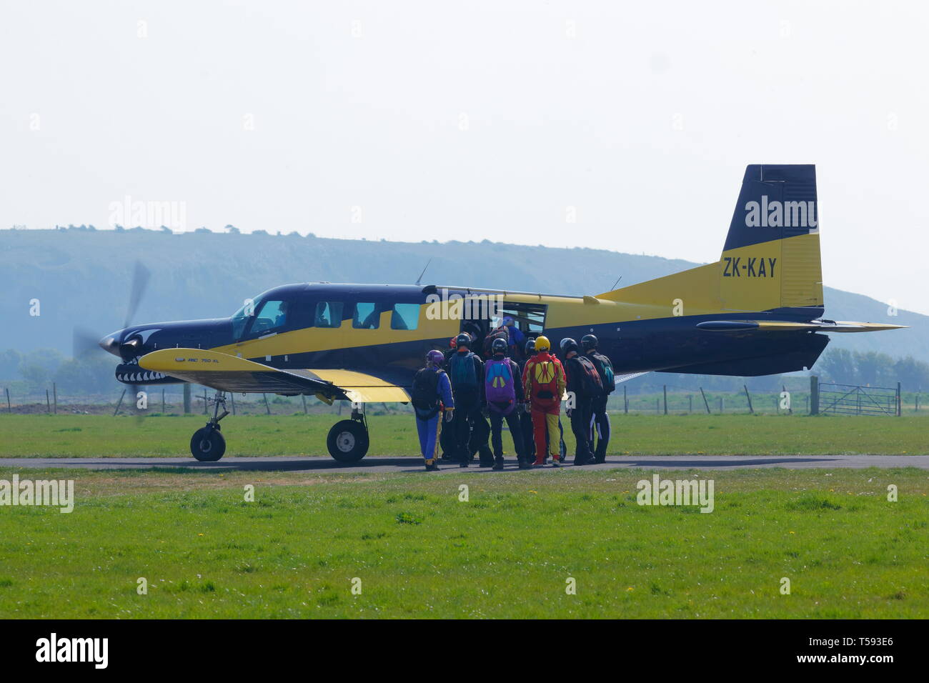 Skydive plane hi-res stock photography and images - Alamy