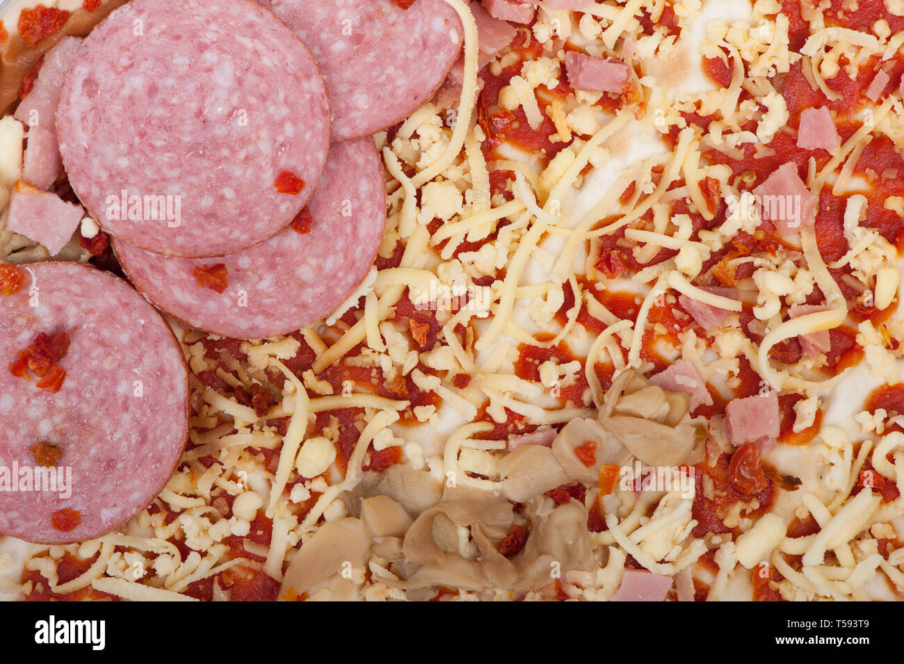Uncooked pizza base hi-res stock photography and images - Alamy