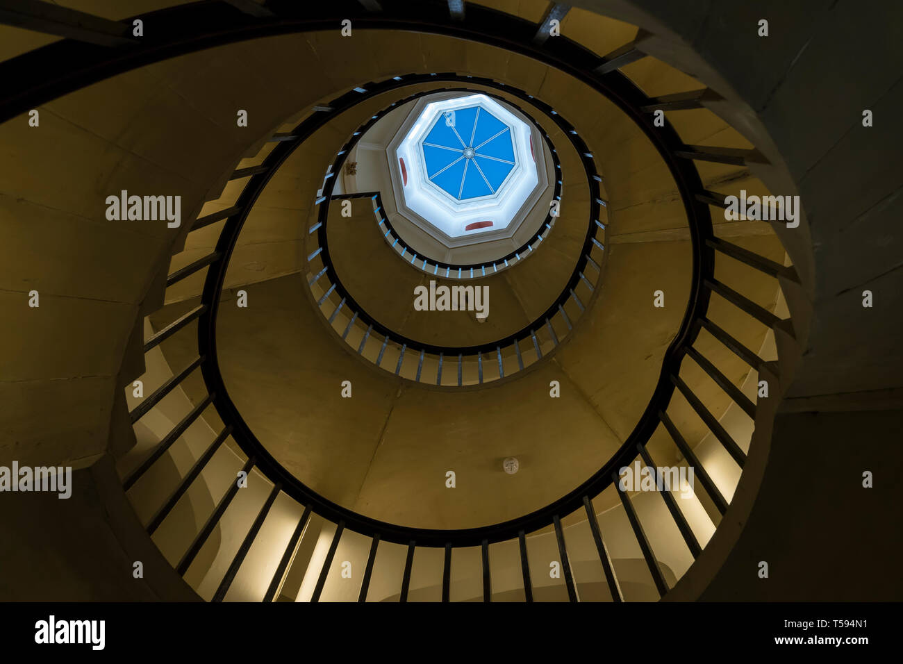 Octagonal roof hi-res stock photography and images - Alamy