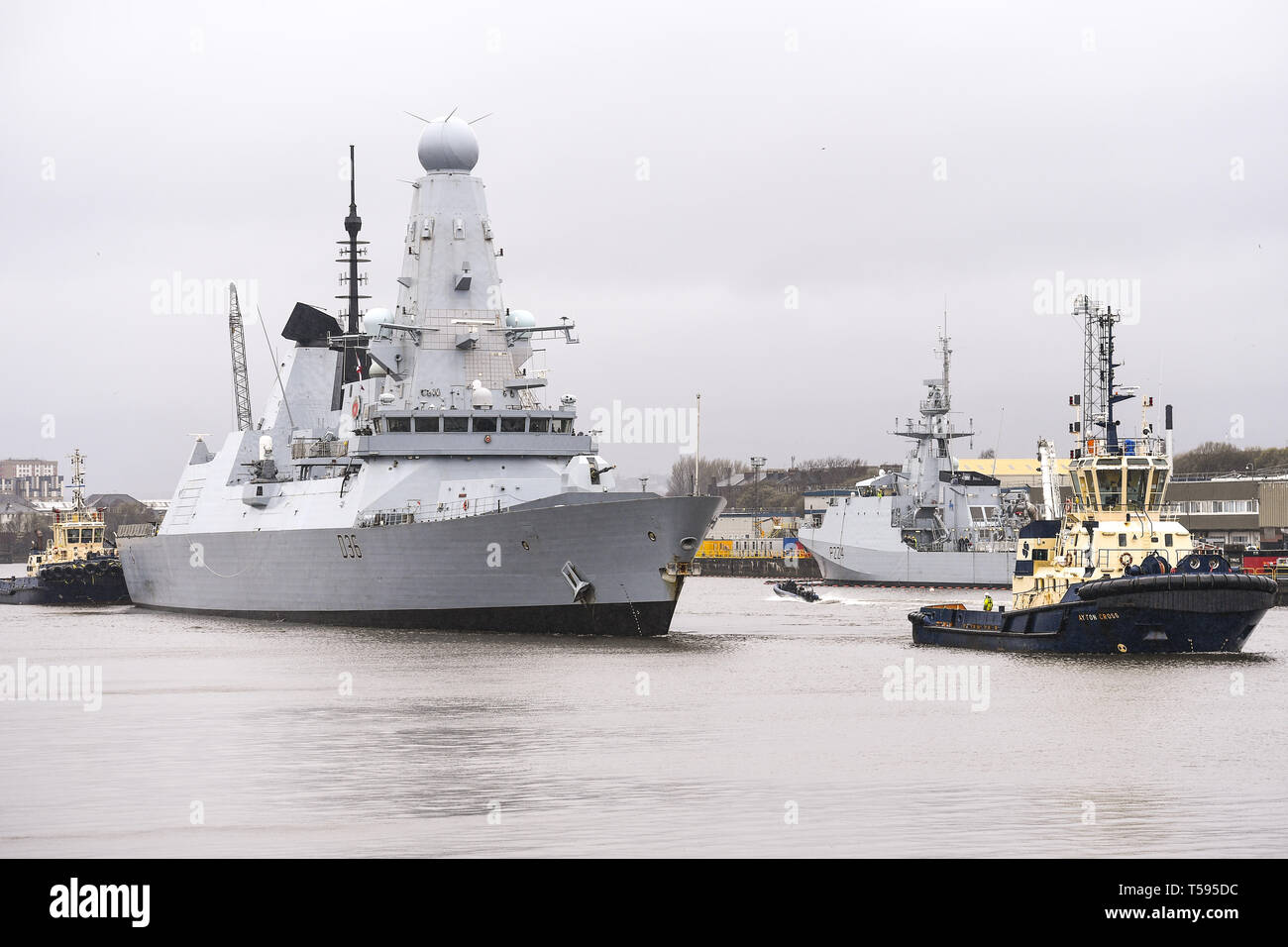 HMS Defender returns to Glasgow for the first time since 2013, she will ...