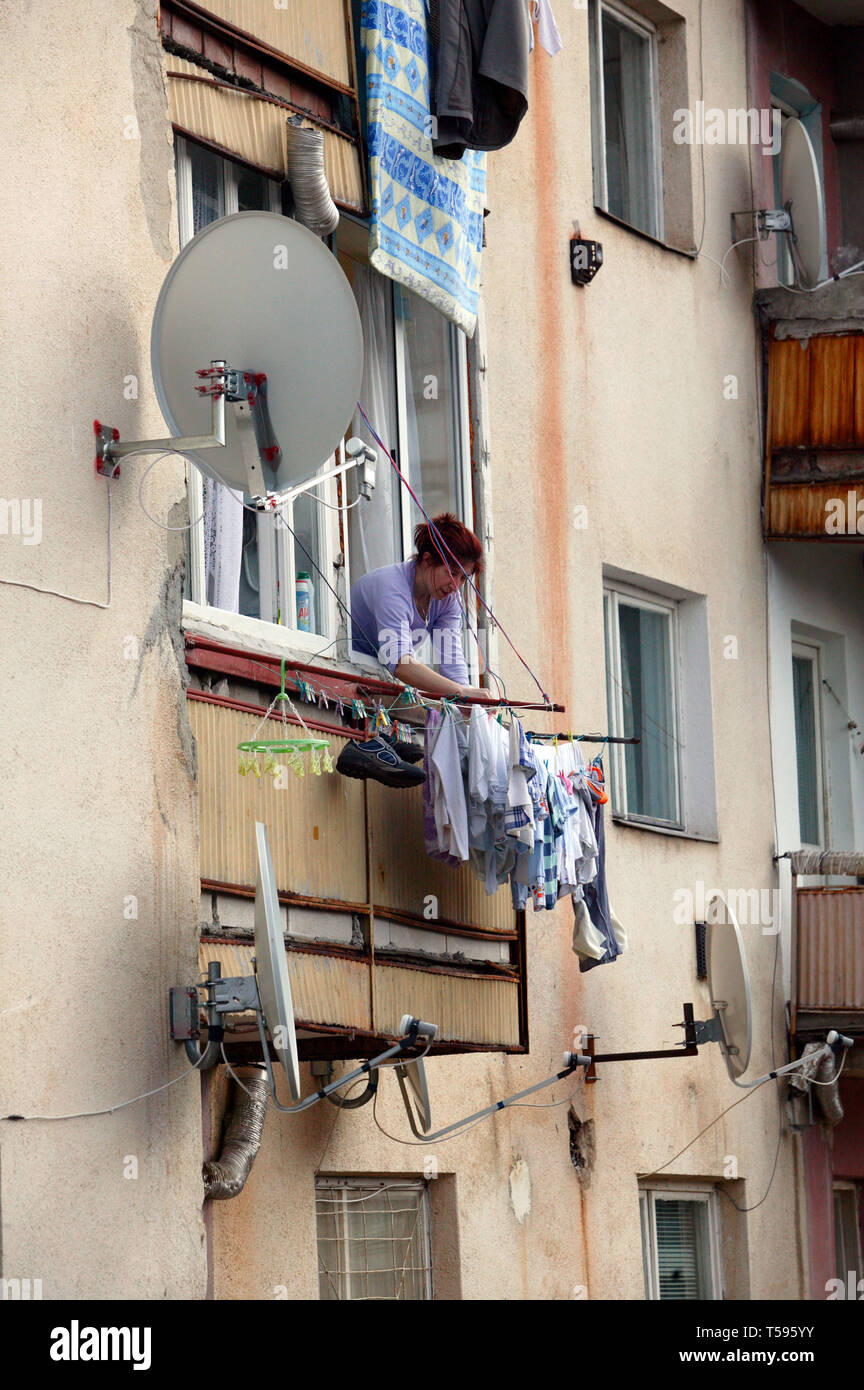 Run down high rise building hi-res stock photography and images - Alamy