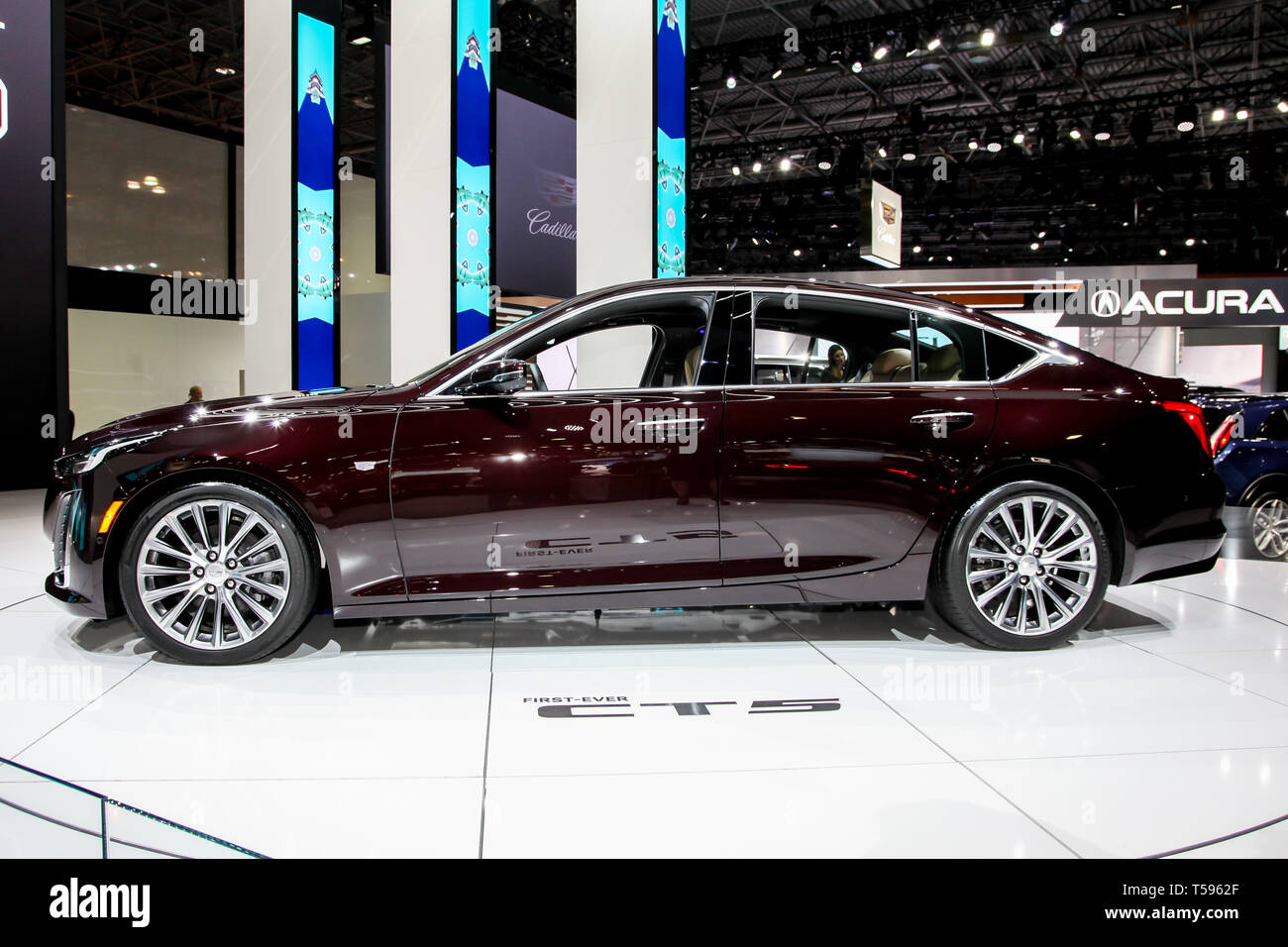 Cadillac ct5 hi-res stock photography and images - Alamy