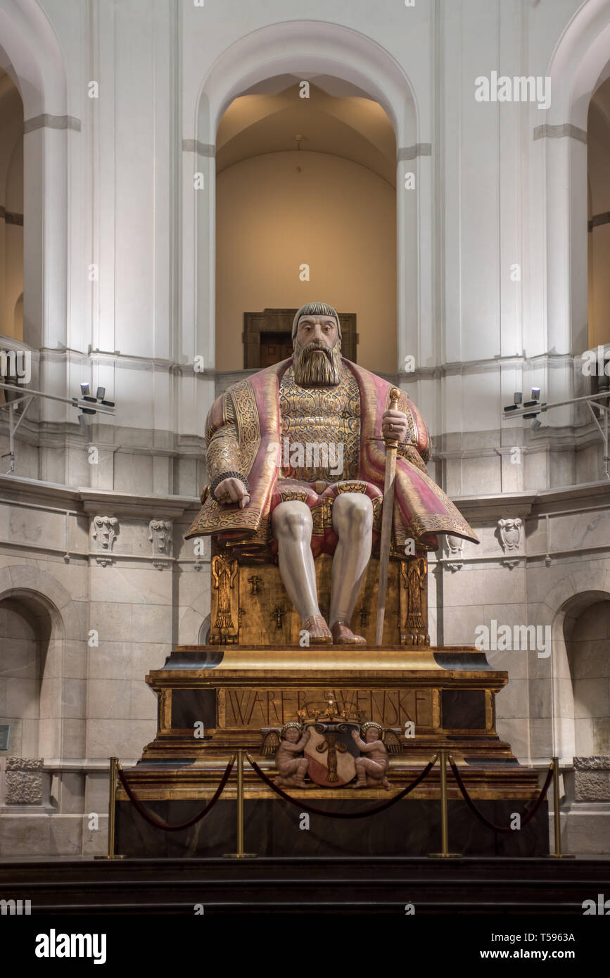 Statue by gustav vasa hi-res stock photography and images - Alamy