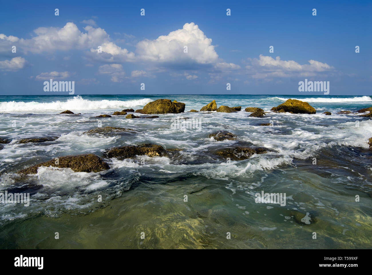 Foam rocks hi-res stock photography and images - Alamy