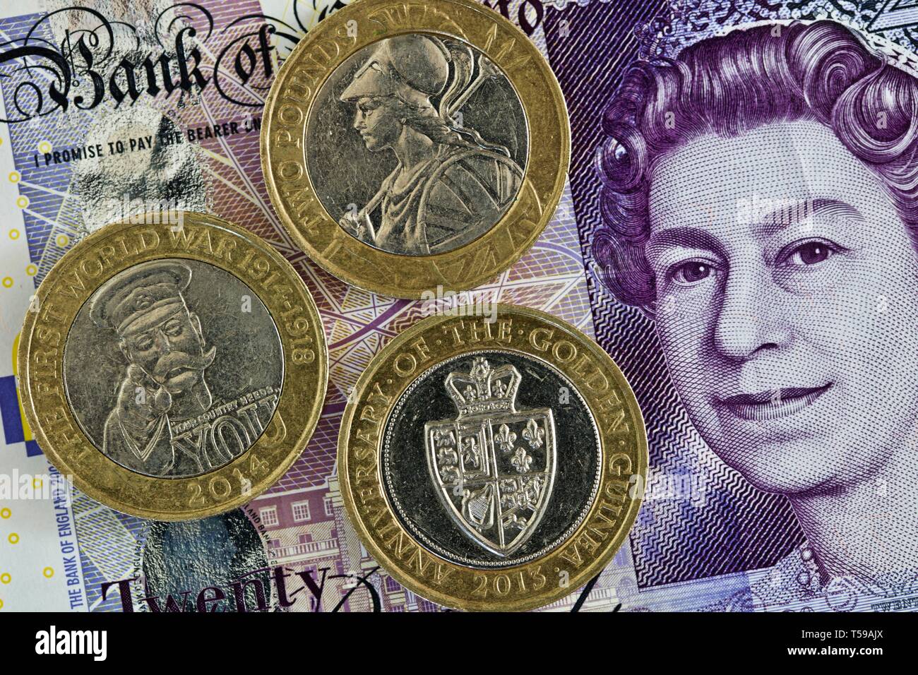Two pound coins hi-res stock photography and images - Alamy