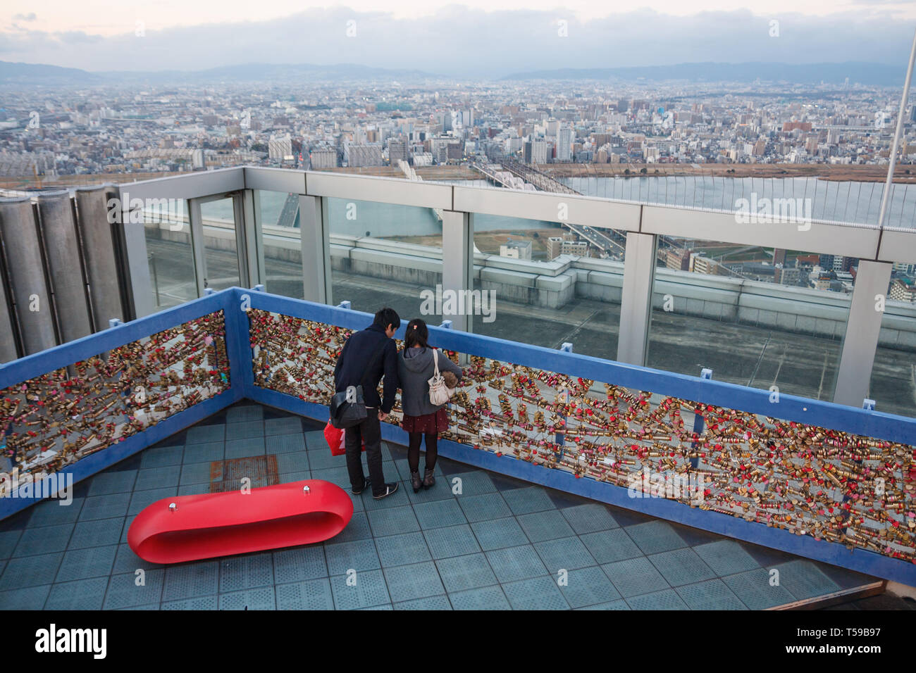 Couple padlock of love hi-res stock photography and images - Alamy