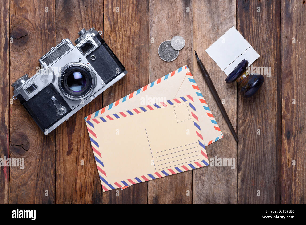 Vintage camera and envelope hi-res stock photography and images - Alamy