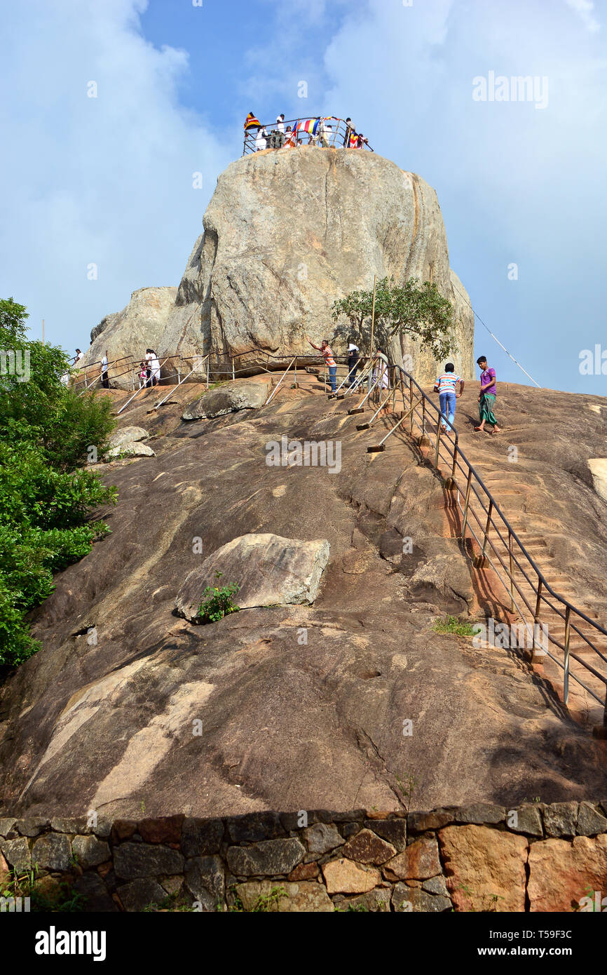 Mihintale peak hi-res stock photography and images - Alamy