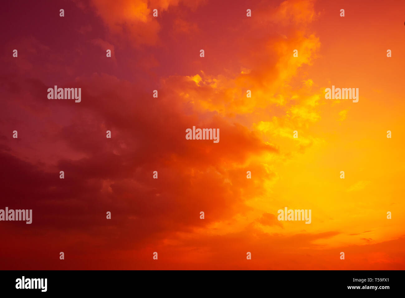 Golden clouds of sunset hi-res stock photography and images - Alamy