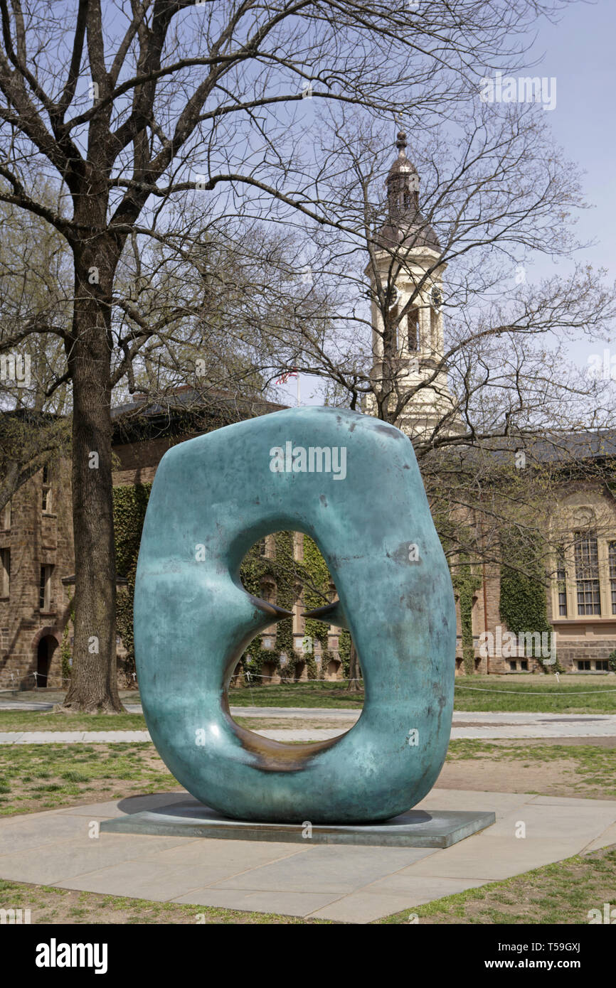 Campus sculpture hi-res stock photography and images - Alamy