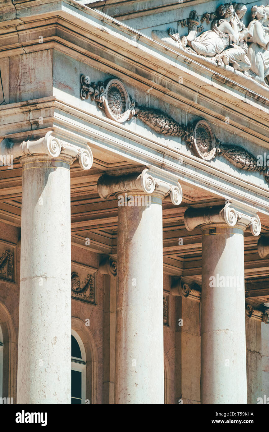 Ionic order of greek architecture hi-res stock photography and images ...