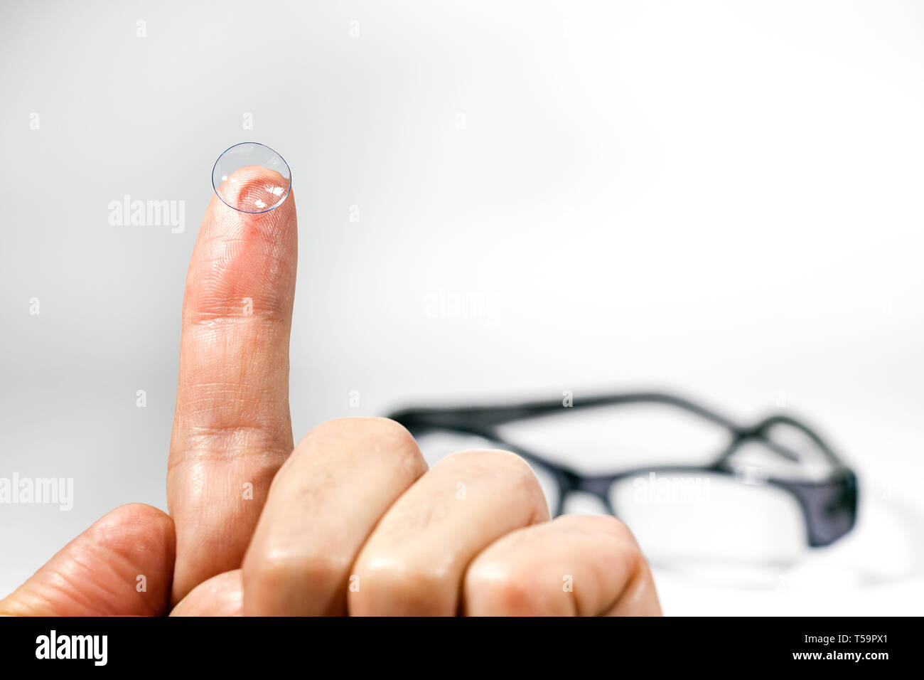 Eyeglasses lenses hi-res stock photography and images - Alamy