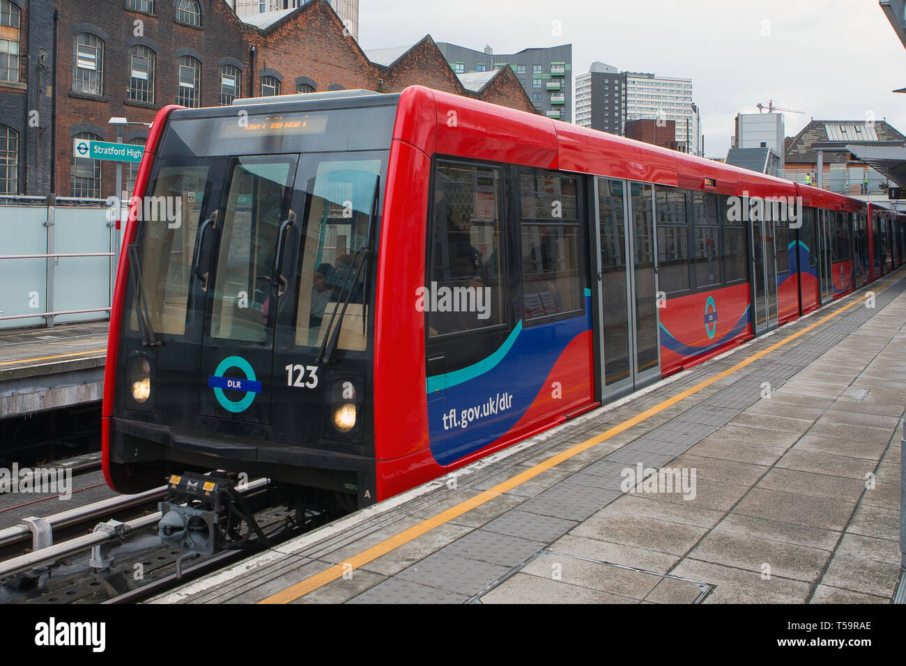 Stratford high street station hi-res stock photography and images - Alamy