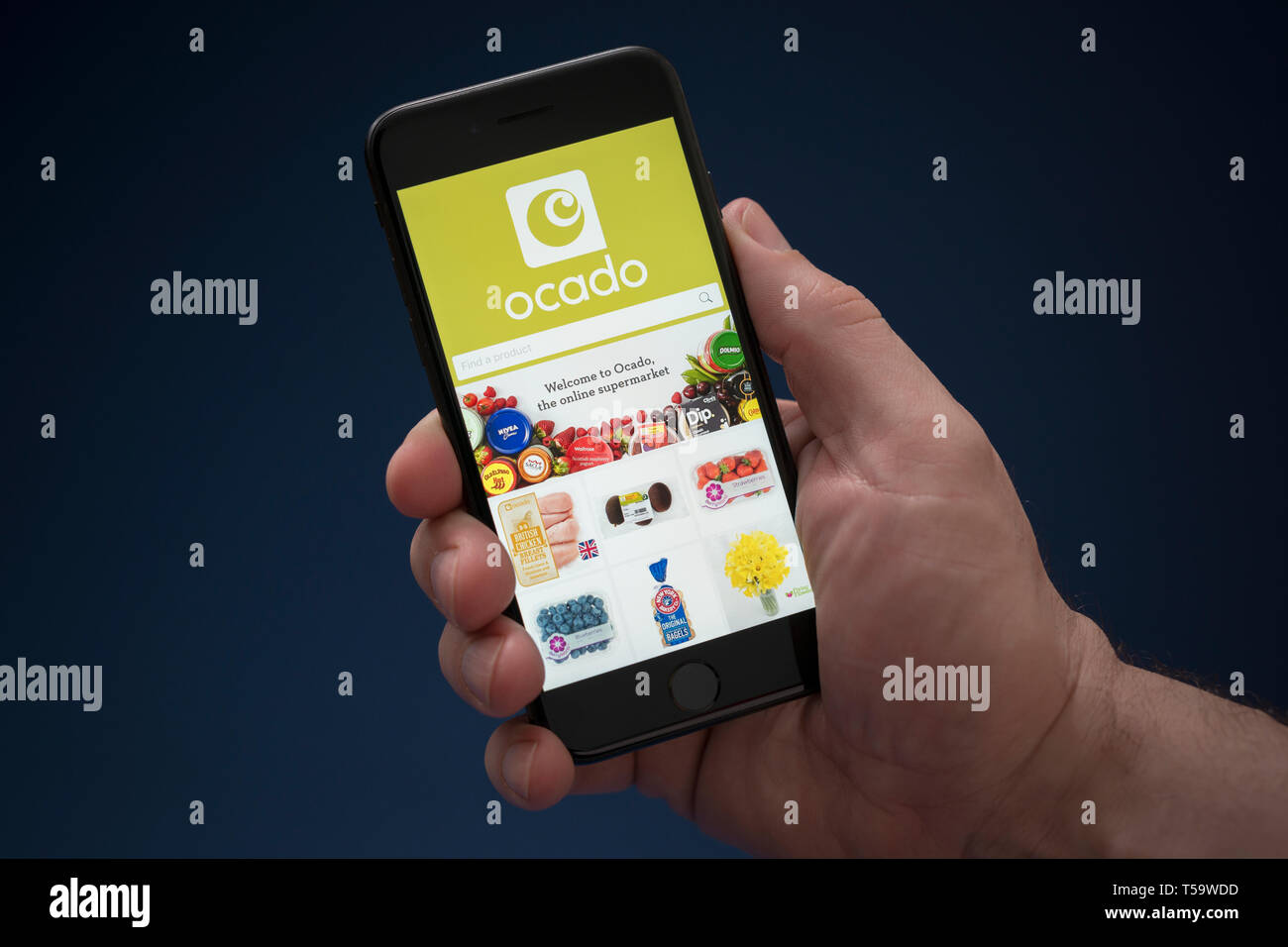 Ocado logo hi-res stock photography and images - Alamy