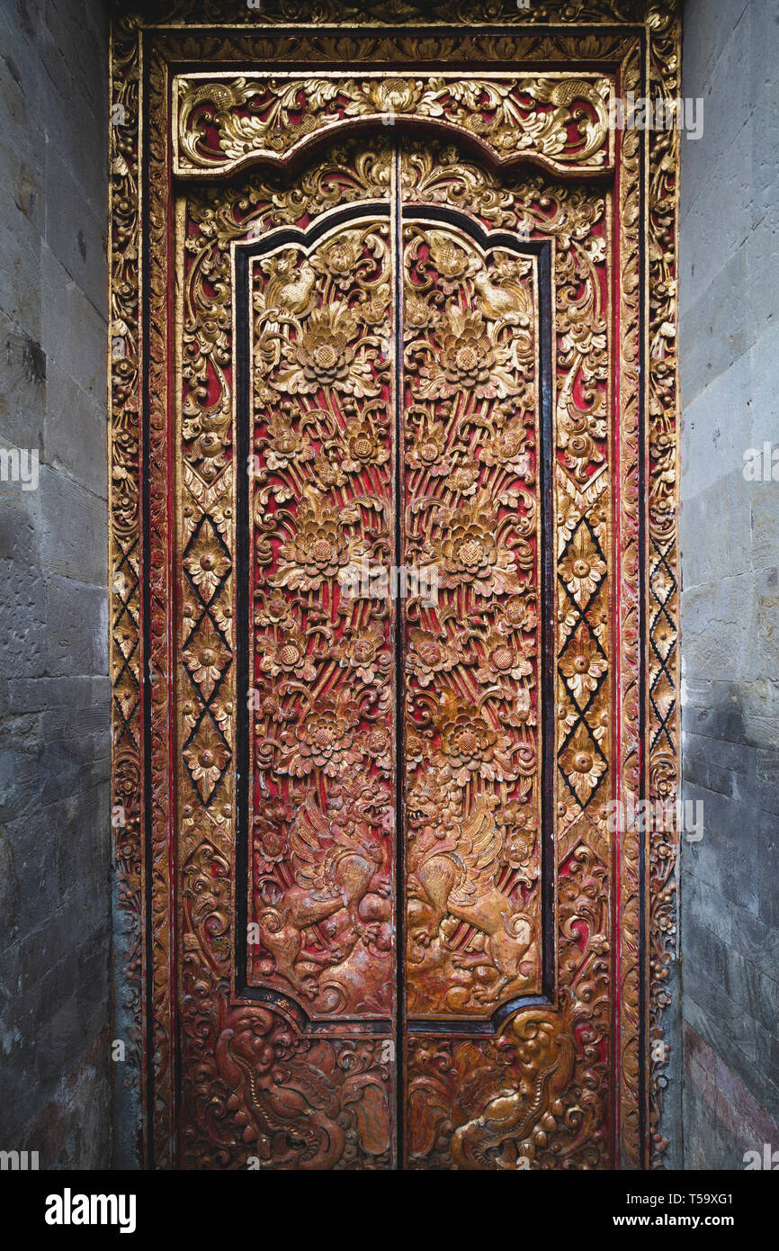 Traditional bali door hi-res stock photography and images - Alamy
