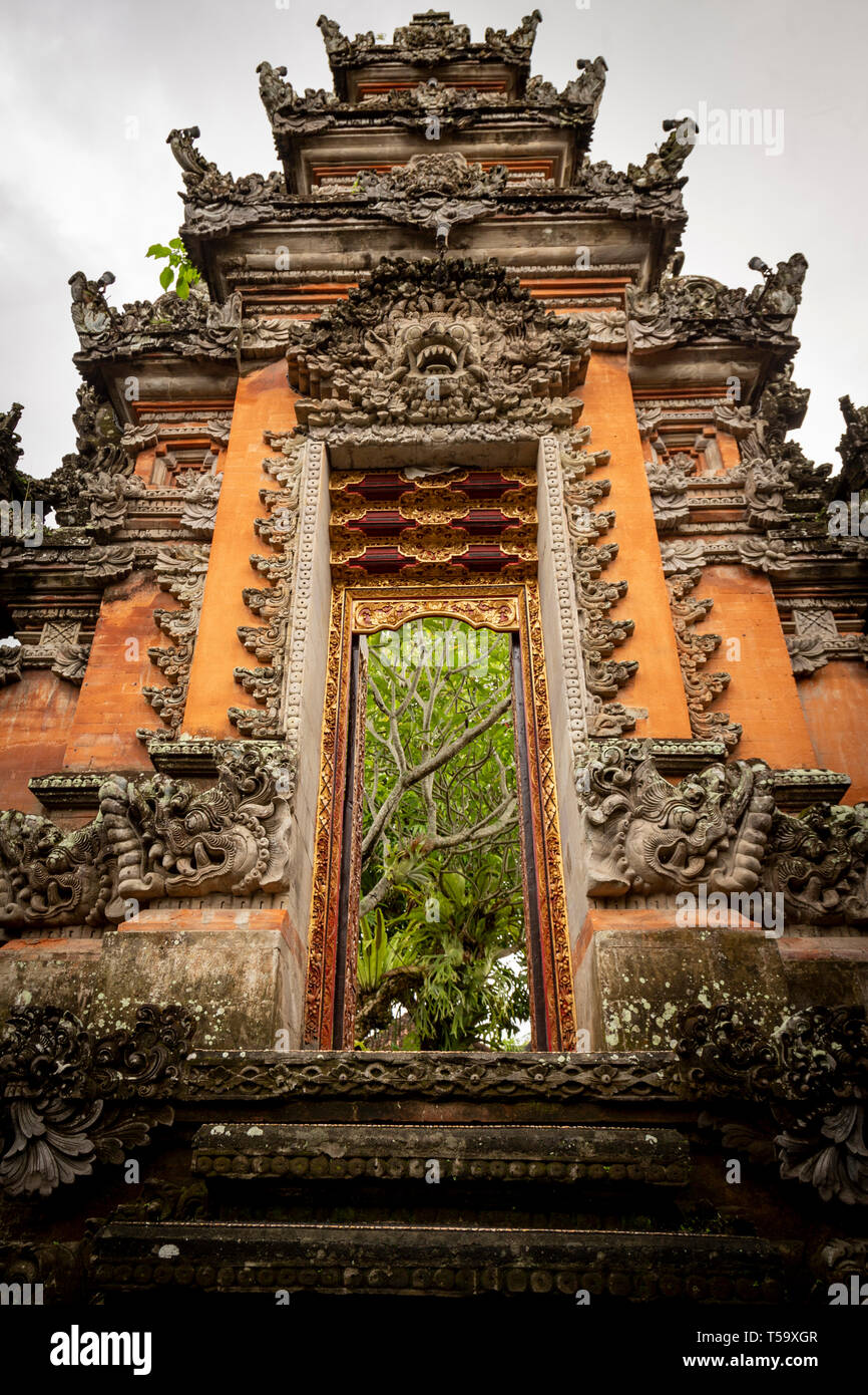 Decorative Entrance to a Temple in Bali, Indonesia Stock Photo - Alamy