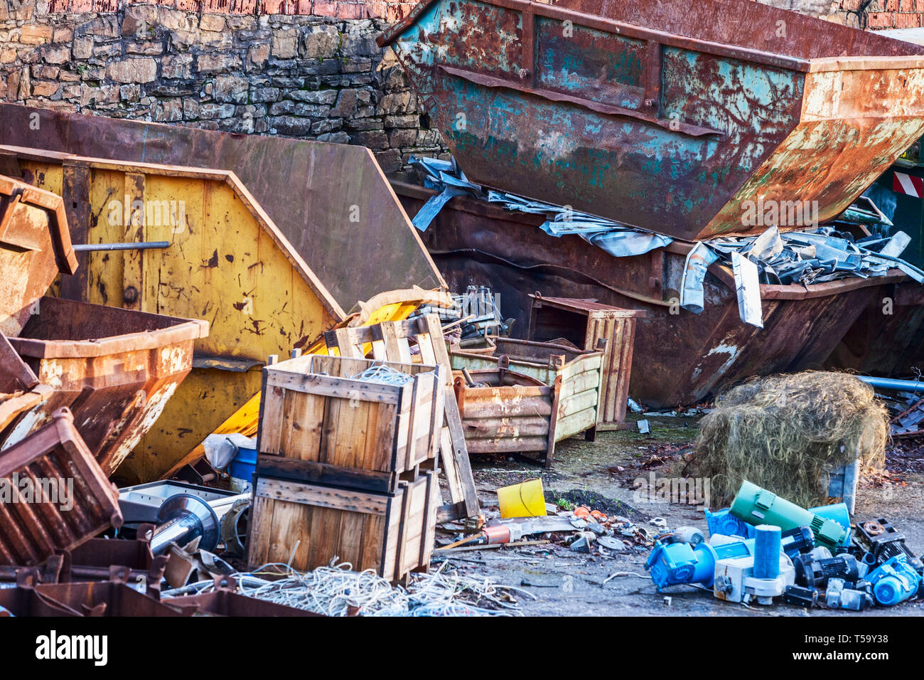 Industrial garbage bins hi-res stock photography and images - Alamy