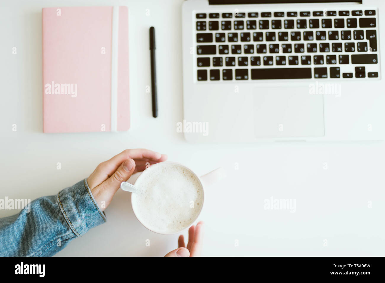 Desk workspace hi-res stock photography and images - Alamy