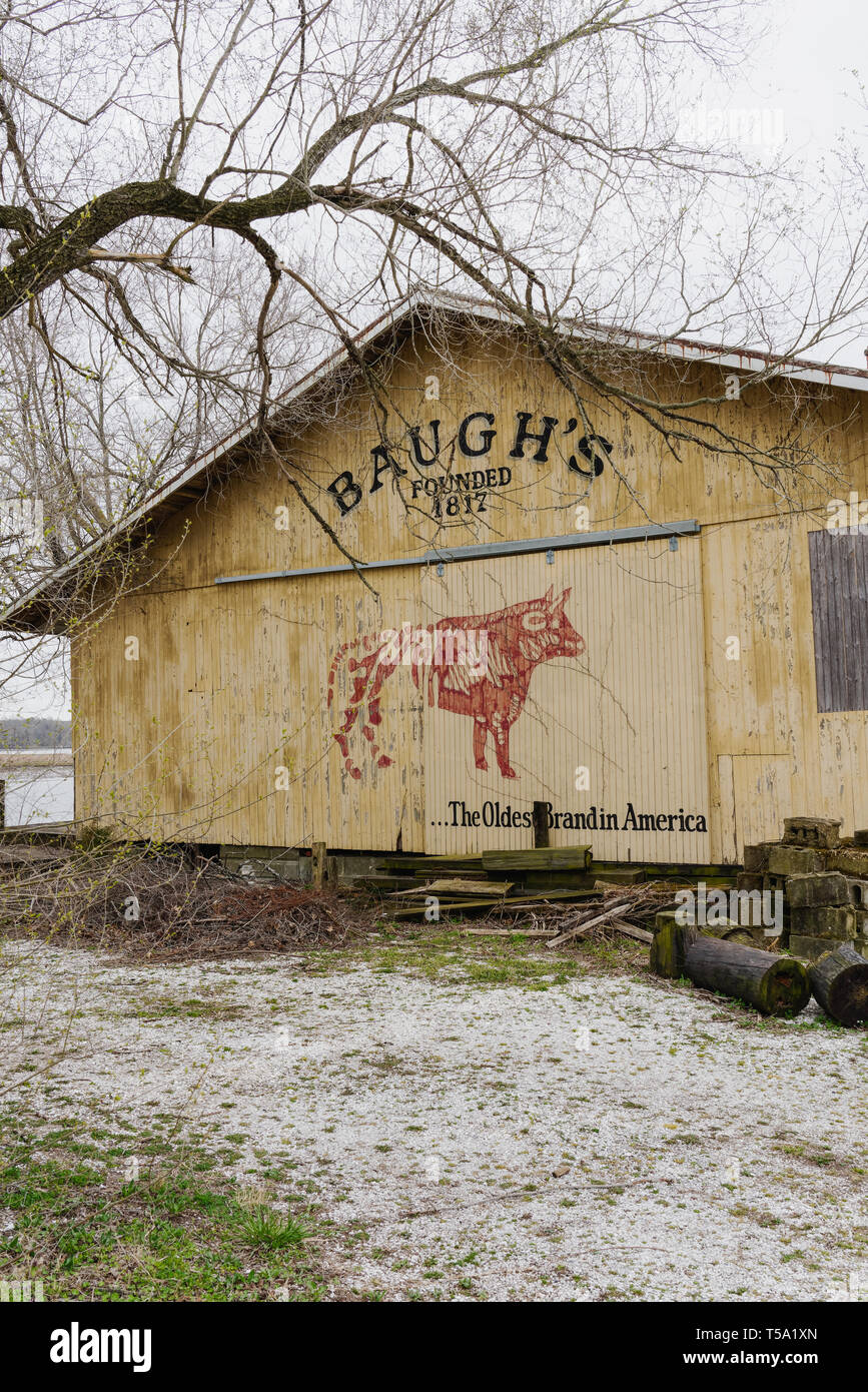 Old advertisement on side building hi-res stock photography and images ...