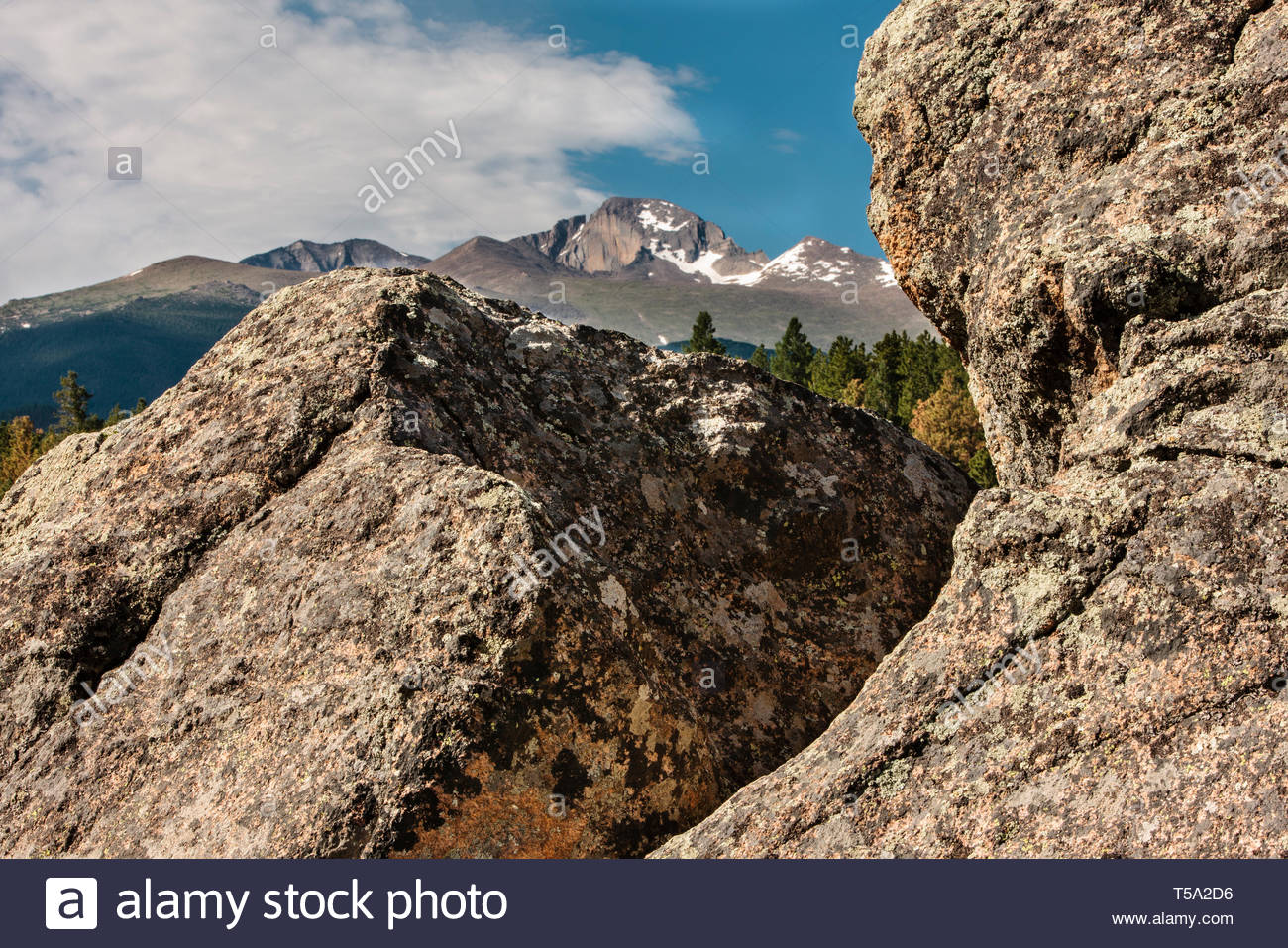 Broken Boulder Stock Photos & Broken Boulder Stock Images - Alamy