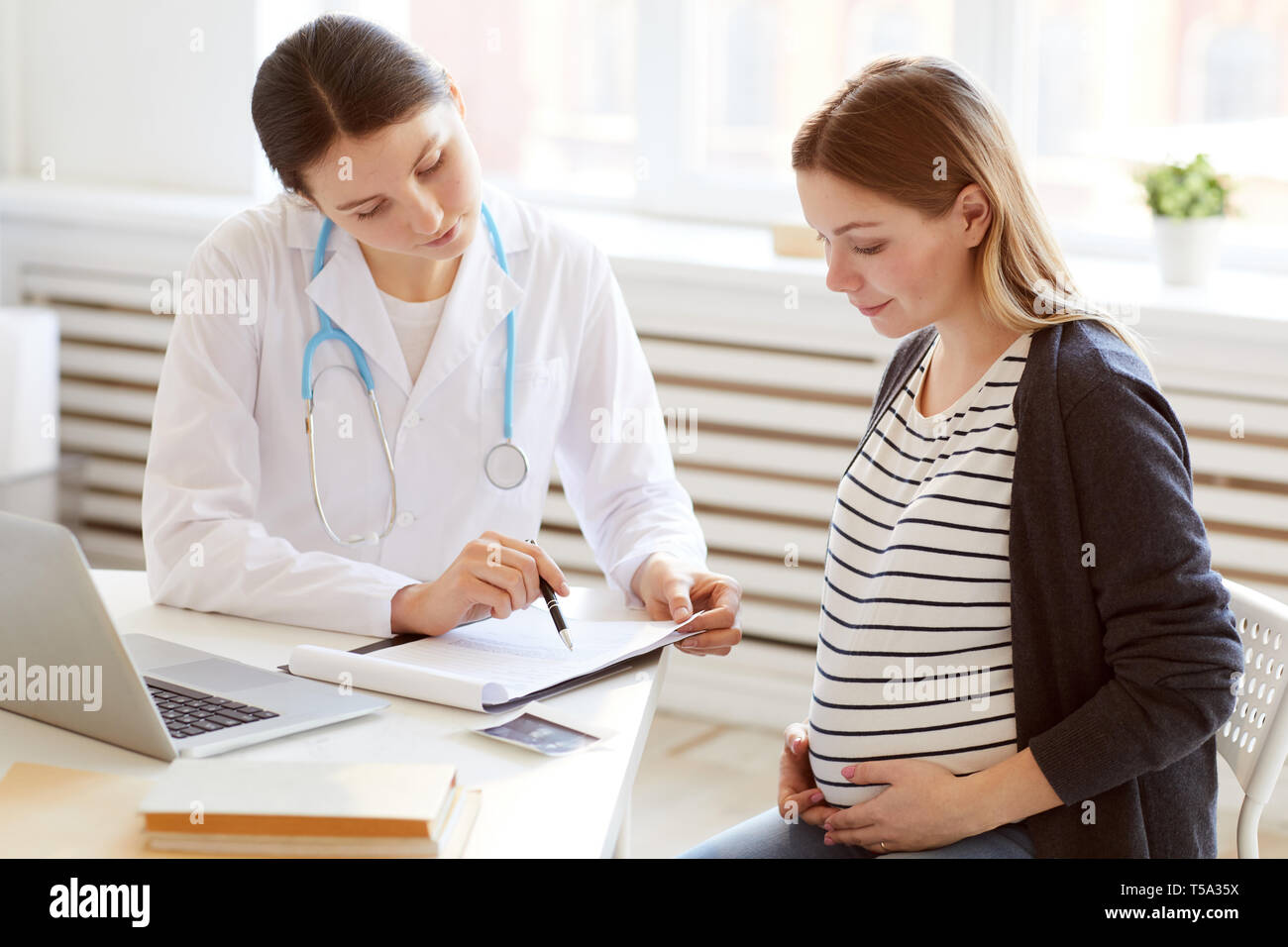 Pregnant Woman Visiting Obstetrician Stock Photo - Alamy