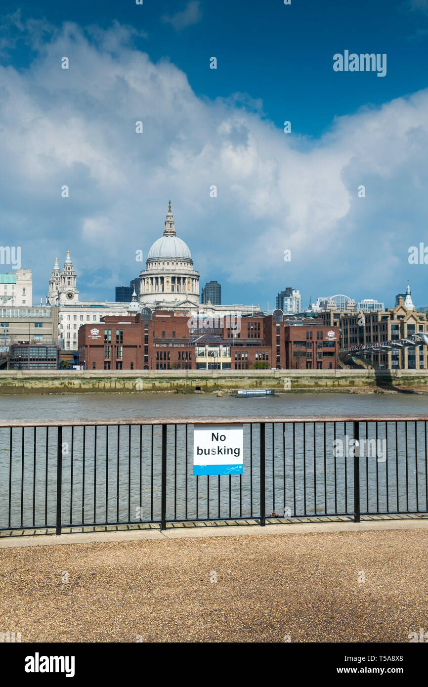 St pauls cathedral background hi-res stock photography and images - Alamy