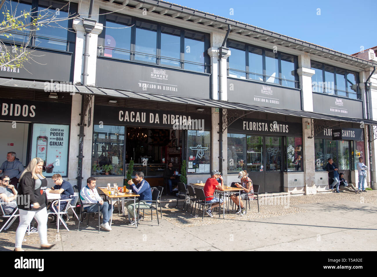 Mercado da ribeira hi-res stock photography and images - Alamy