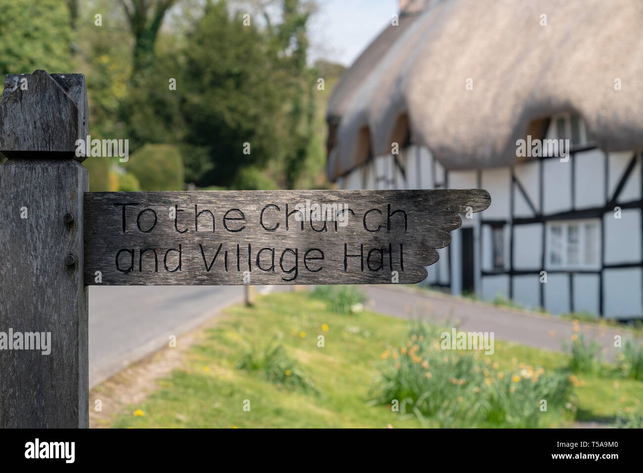 Hampshire village of wherwell hi-res stock photography and images - Alamy