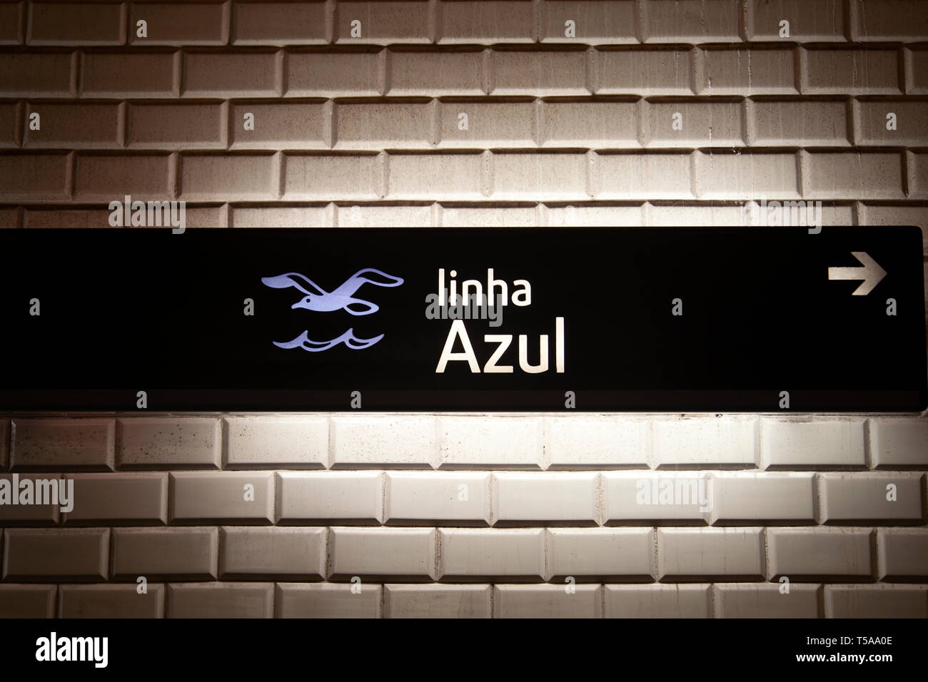 Linha Azul Sign in Metro in LIsbon, Portugal Stock Photo - Alamy