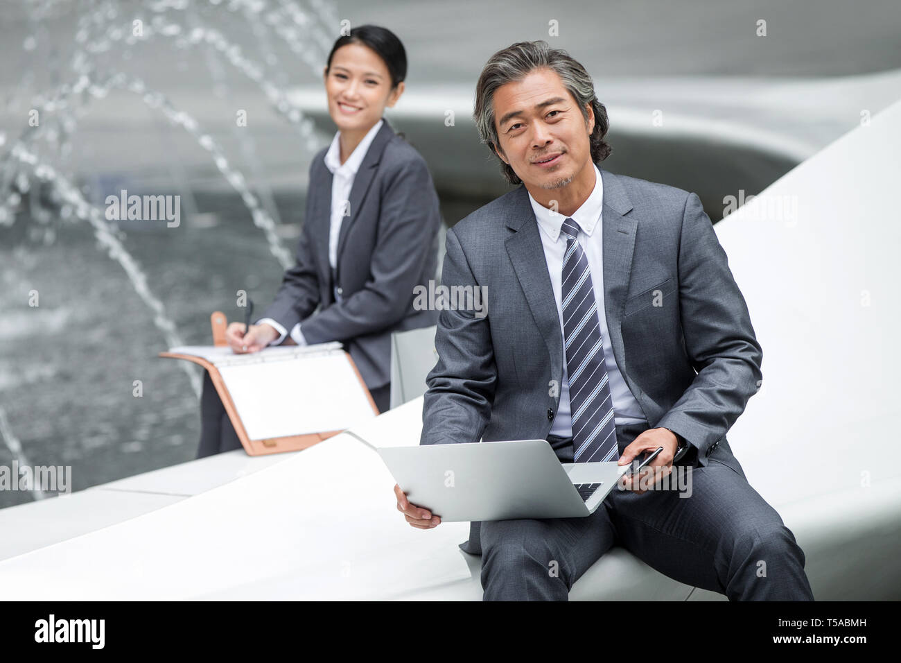 Business people outside the office Stock Photo - Alamy
