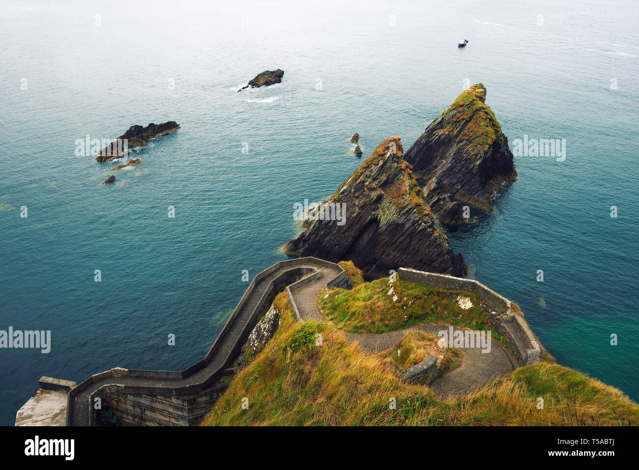 Staircase leading to the Dunquin Pier in Ireland Stock Photo - Alamy